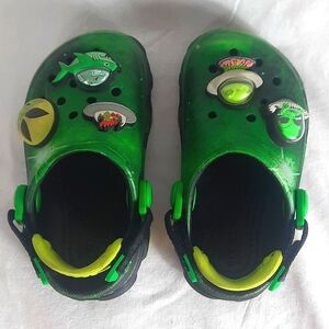 CROCS | Shoes | Crocs Toddler Sandals Size 7 C Green Aliens Sharks With ...